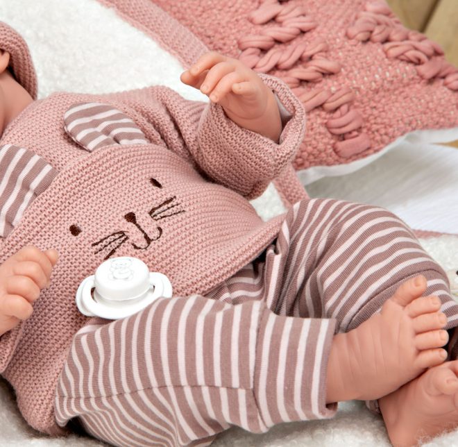 Muñeca con peso Elegance Andie rosa con manta - Muñecas Arias