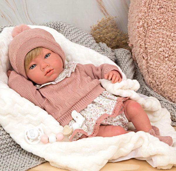 Pink Abril Arias Reborn doll with blanket - Muñecas Arias